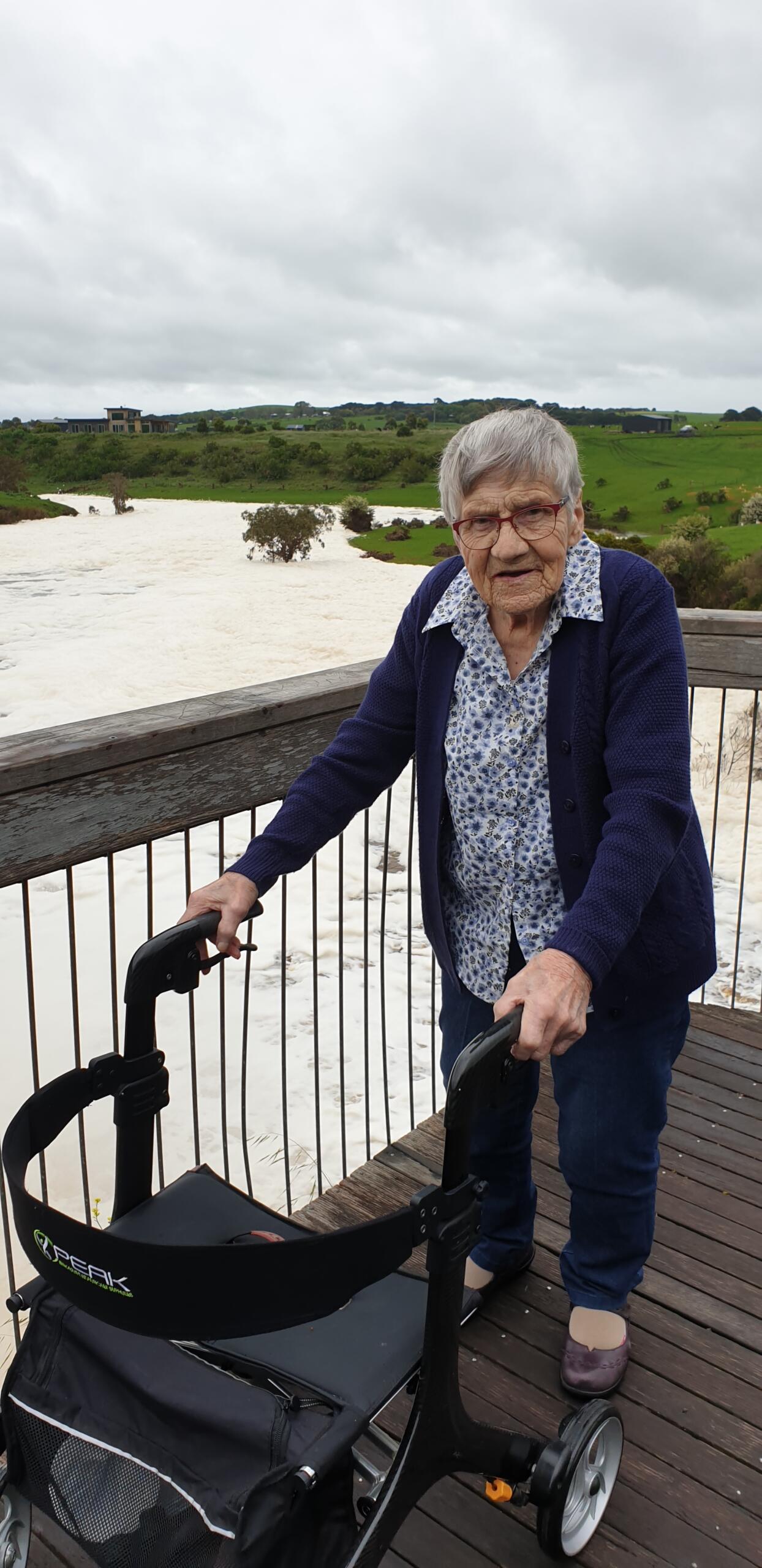 Joan JOHNSON (née Woolcock) funeral Woolsthorpe / Warrnambool - Guyetts ...